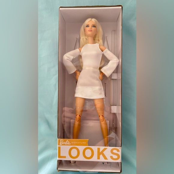 Mattel | Other | Barbie Signature Looks Fully Posable Barbie Doll ...